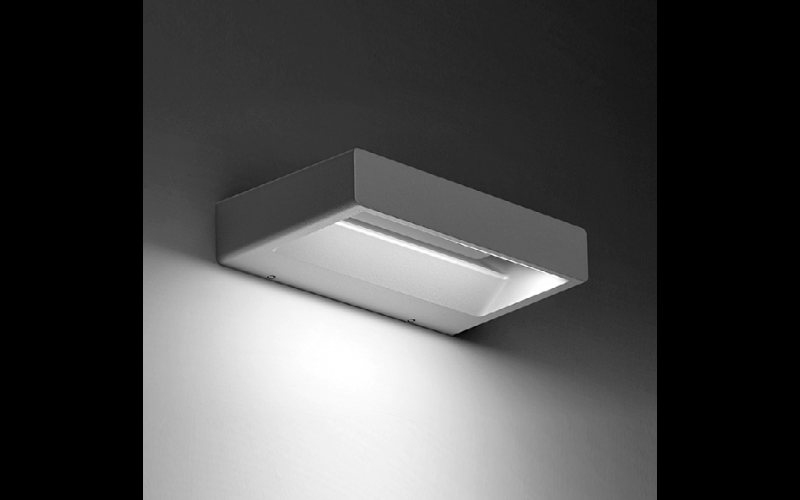 Horizon Mini 01 8.0'' x 4.7'' Surface Mounted LED IP65. by Designplan