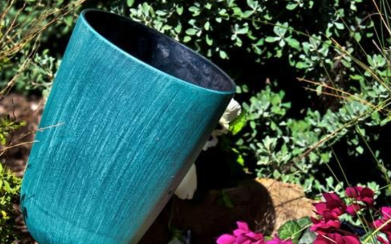 B4. Aluminum Bullet Landscape Accent. by Hadco, Signify