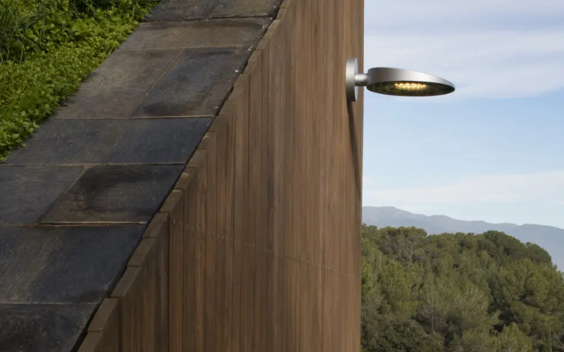 SPL. Slope Wall Mount Light. by Landscape Forms