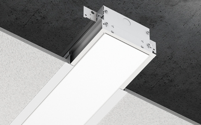 VIA5R. VIA 5 LED RECESSED CHROMAWERX TUNABLE WHITE AND DIM TO WARM. by Lumenwerx