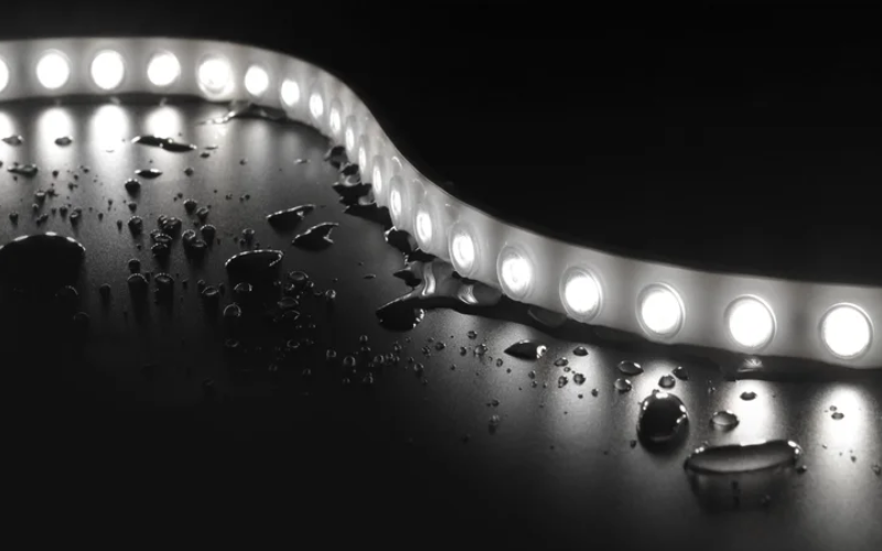 FXL2D. 2D FLEX LENS 24VDC INDOOR/OUTDOOR. by Pure Edge Lighting