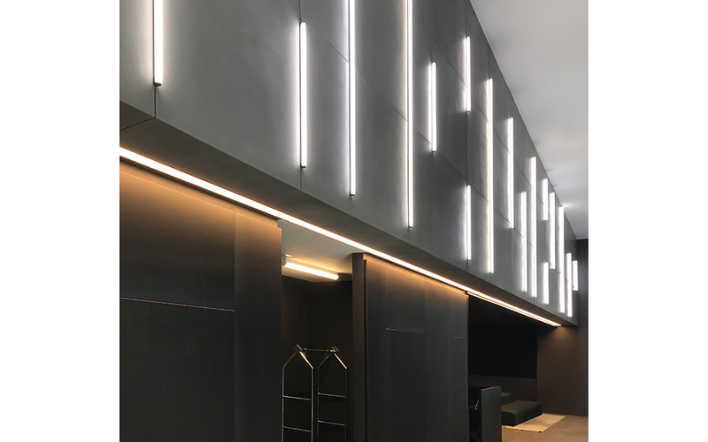 CCT1. CIRRUS CEILING T1 TUBULAR 1 WITH REMOTE POWER. by Pure Edge Lighting