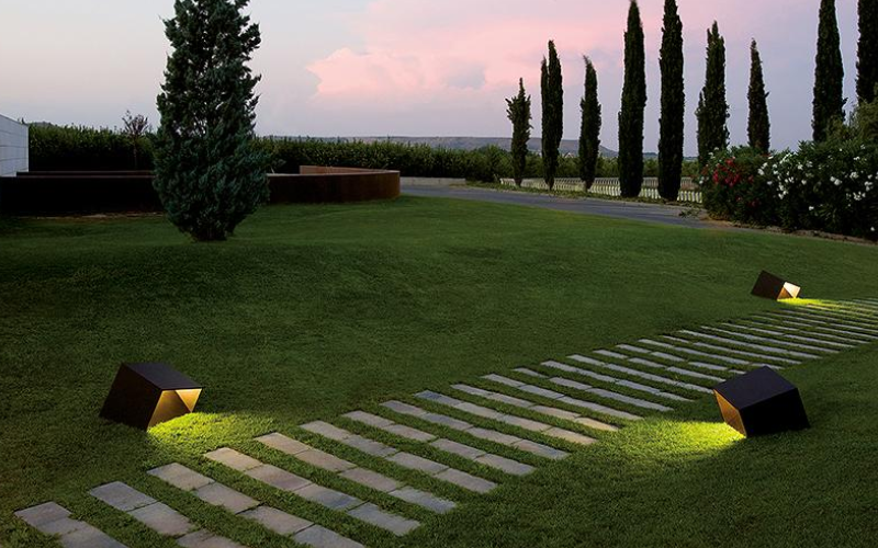 4108. Break. by Vibia